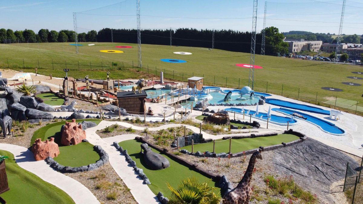 Burhill Group acquires innovative GolfPlex venue in Bracknell to expand ...